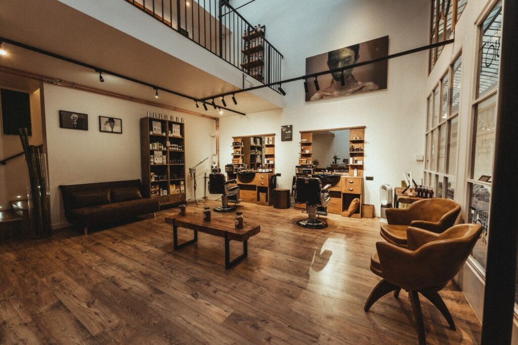 Paris - Barbier salon de coiffure - Les Hommes ont la Classe